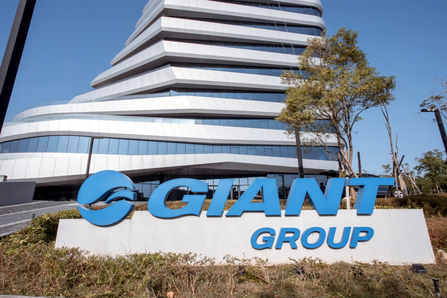 Giant Group übernimmt Stages Cycling